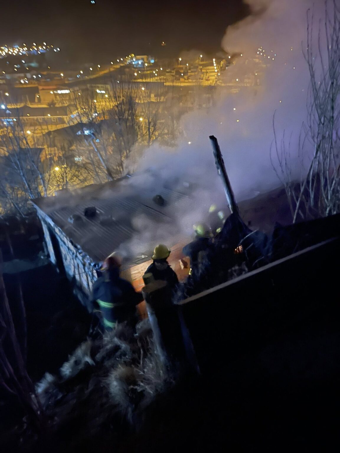 Incendio destruyó una vivienda en el Barrio Badén – Canal 4 Esquel